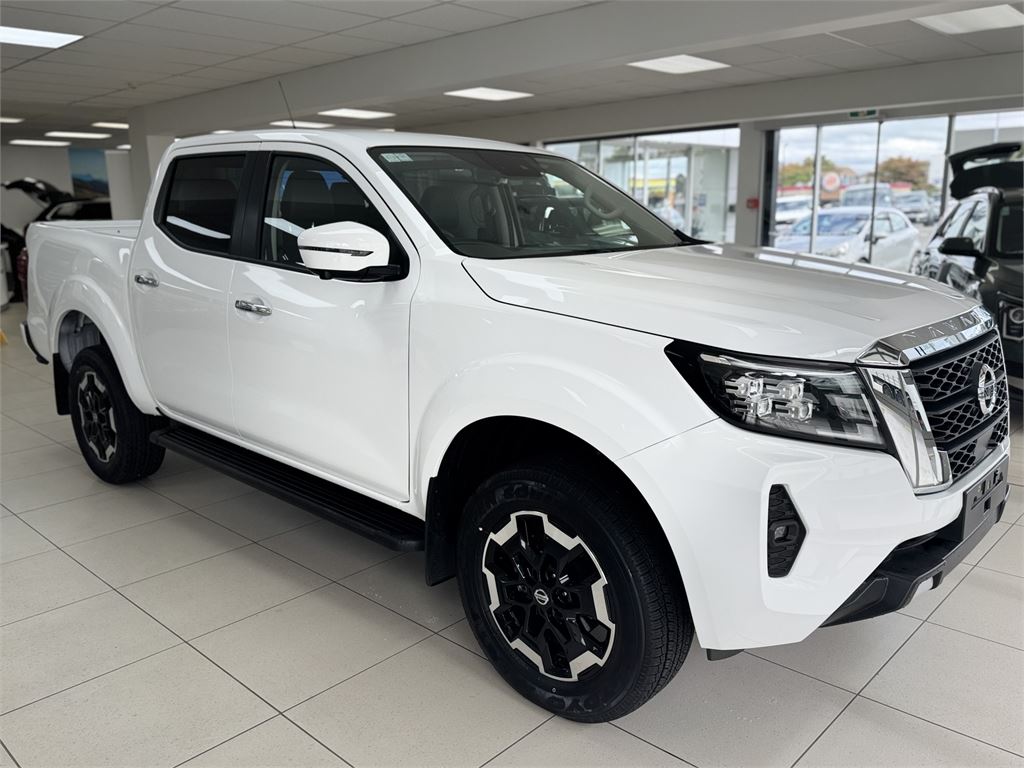 New Nissan Navara St-X 2.3D/4Wd/7At