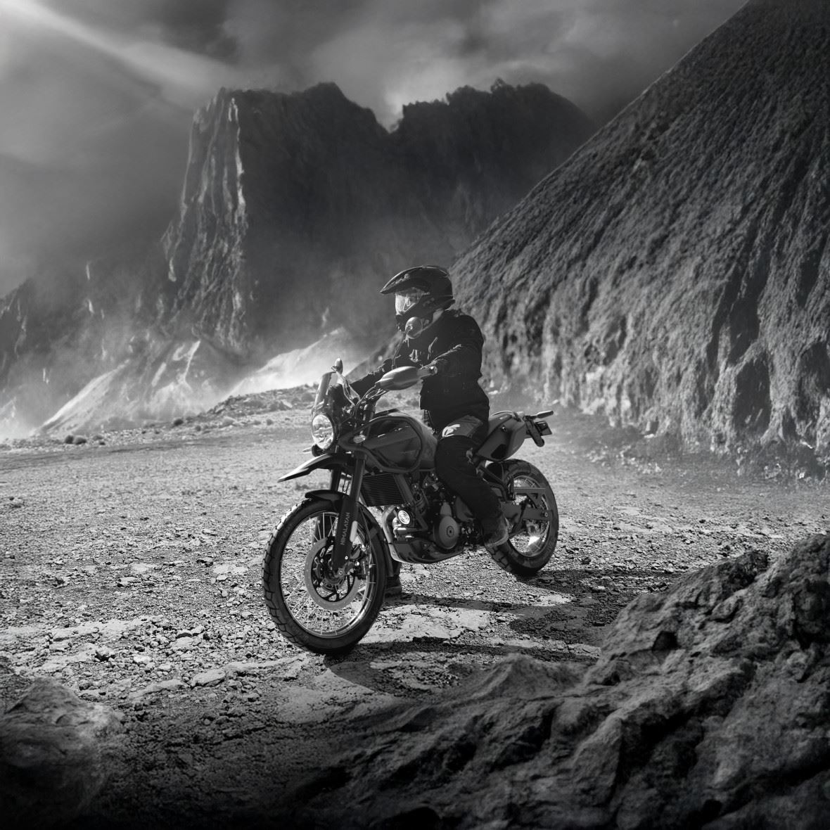 Royal Enfield Himalayan MANA BLACK EDITION 2026 - McIver & Veitch ...