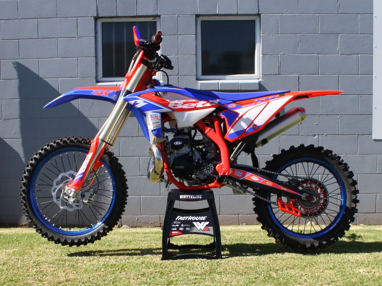 Beta RX 300 2T Motorcross Version 2024 - The best site for Motorbikes ...